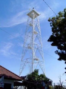 RAMBU SUAR LAMPEL CELUKAN BAWANG – Distrik Navigasi Kelas II Benoa